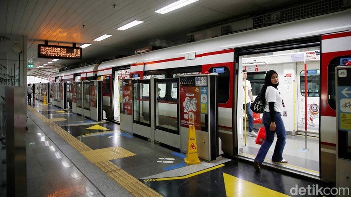 Naik LRT Makin Mudah dengan Alat Pembayaran Digital