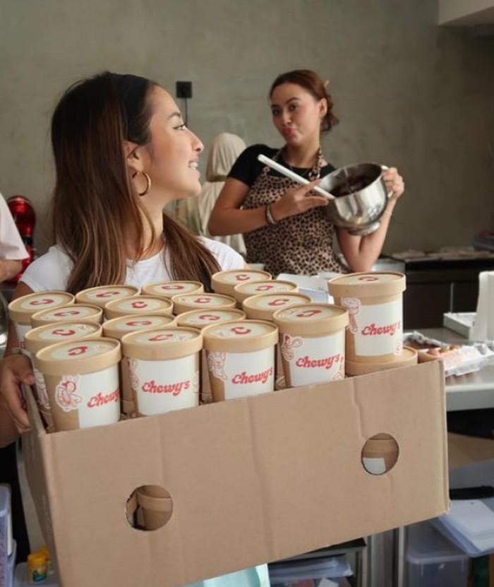 Jennifer Coppen Makin Jago Buat Brownies hingga Cookies