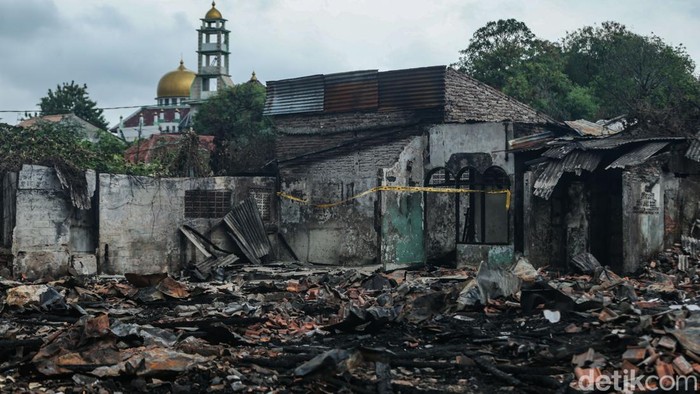 Sisa-sisa Kebakaran Maut di Lapak Salemba Jakpus