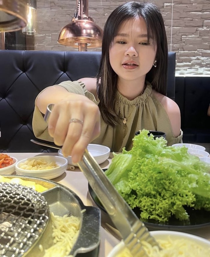 Felicia Tissue Hobi Kulineran, Makan Ramen hingga BBQ Korea