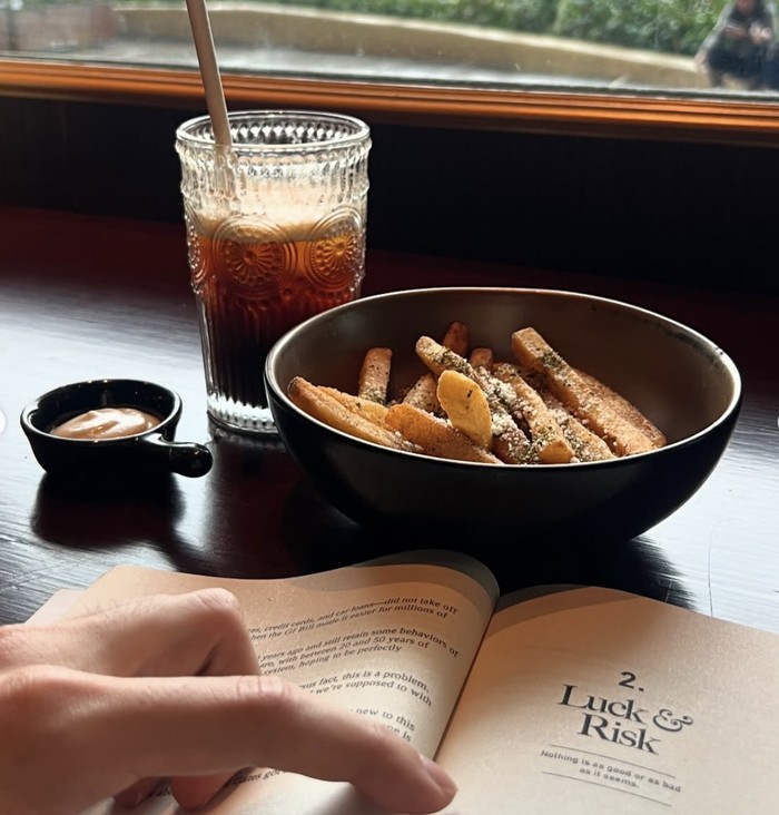 Matthew Gilbert, Pacar Baru Nikita Mirzani yang Hobi Ngopi