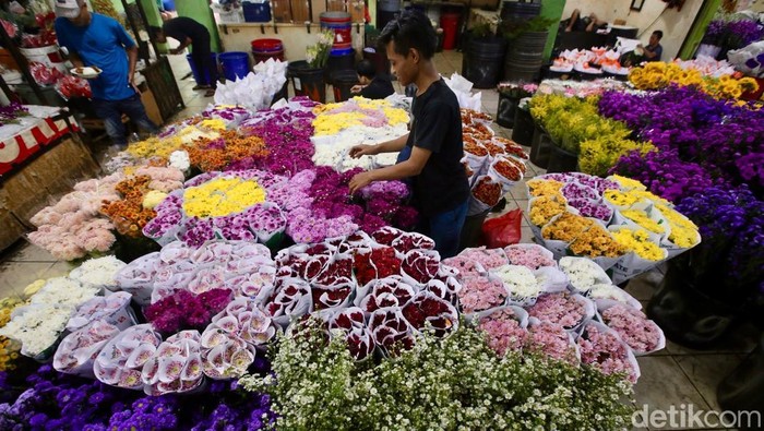 Penjual Bunga Rawa Belong Makin Cuan Jelang Natal