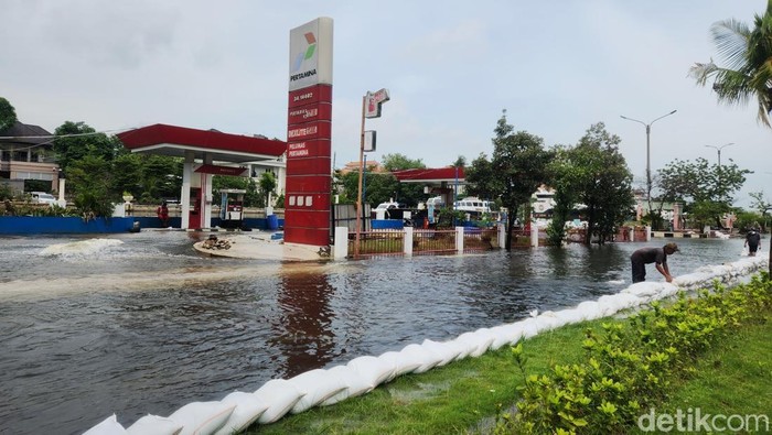 Tempat Wisata Ancol Terdampak Banjir Rob
