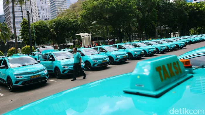 Wujud Taksi Vietnam yang Mengaspal di Jakarta