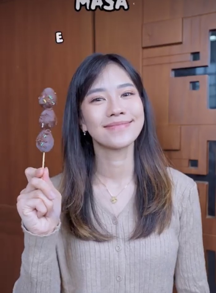 Begini Keseruan Jessica Jane Saat Kulineran dan Masak