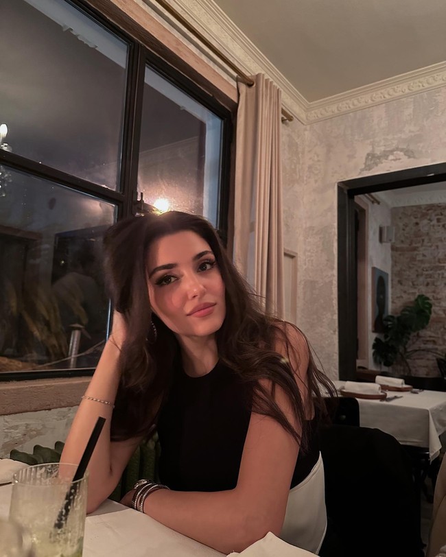 Potret Aktris Turki Hande Ercel, Langganan Masuk Daftar Wanita Tercantik Dunia