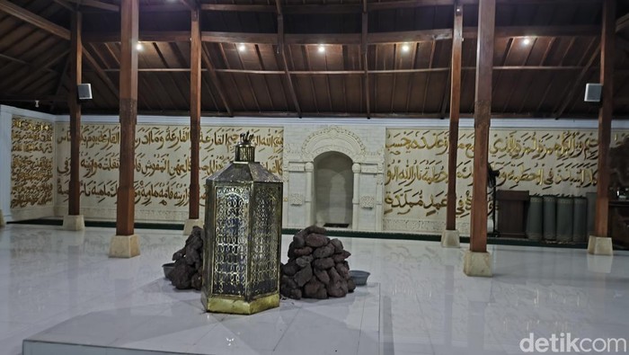 Potret Situs Makam Syekh Dzatul Kahfi Cirebon