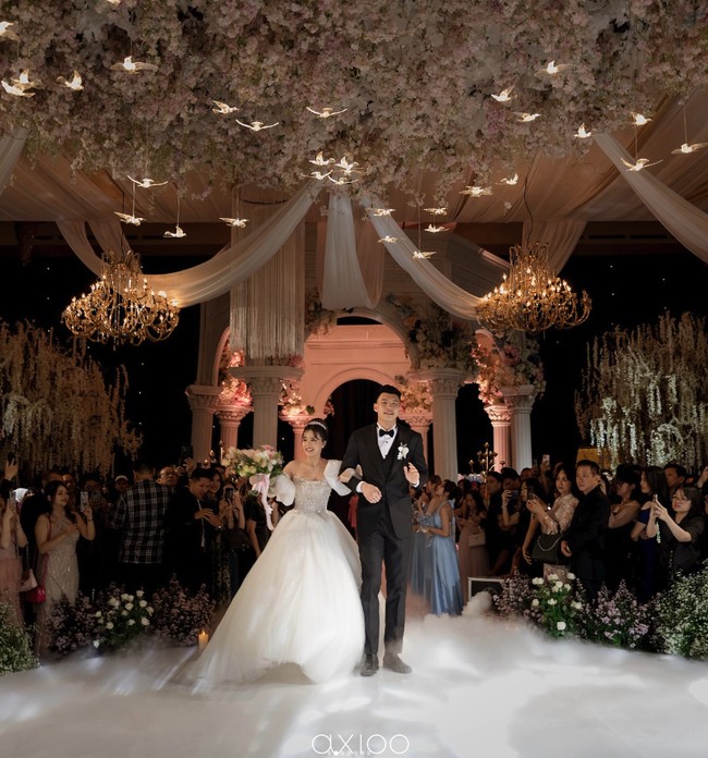 8 Potret Pernikahan Artis Indonesia dengan Resepsi Termewah di 2024