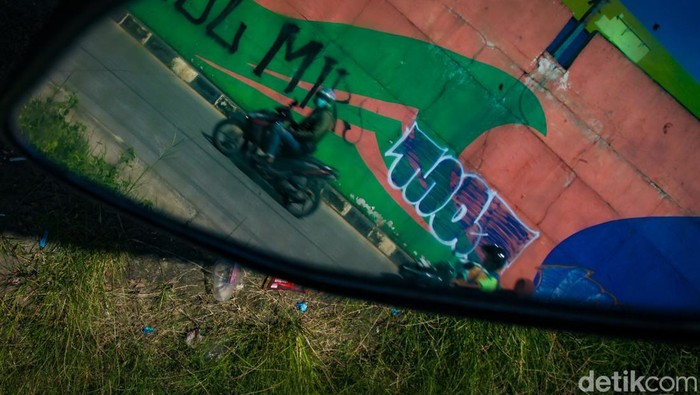 Dulu Estetik, Kini Flyover Gaplek Tangsel Penuh Coretan