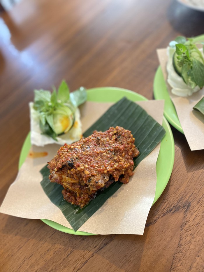 Pedas Mantap, Sarapan Ayam Bakar Artomoro Viral di Jogja