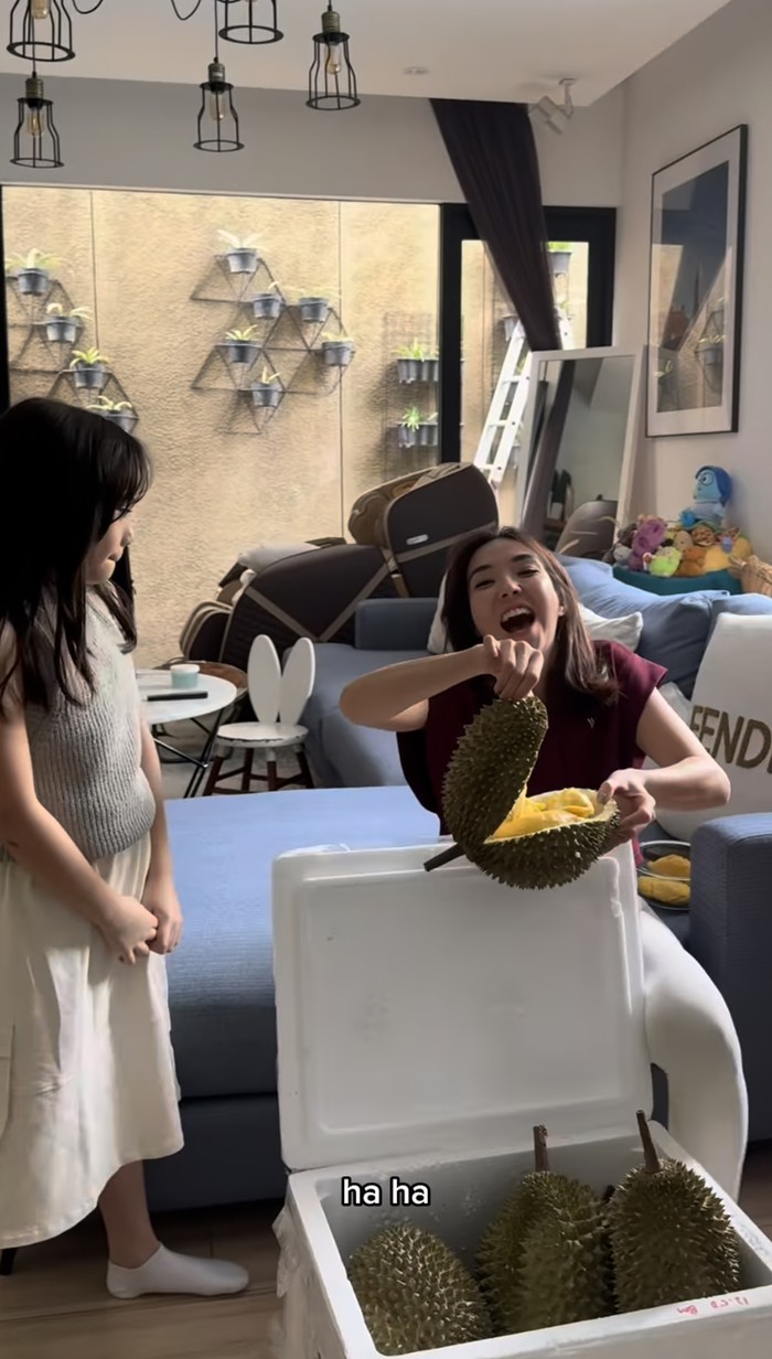 Serunya Gisella Anastasia Sarapan di Singapura dan Makan Malam di Bali