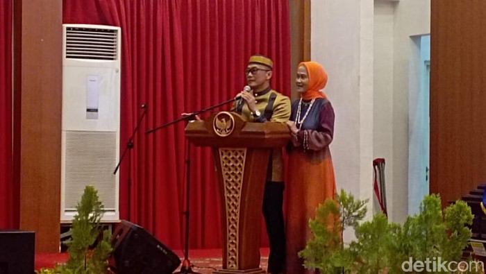 Pamit dari Sulsel, Zudan Pamer 32 Prestasi OPD Selama 7 Bulan Jadi Pj ... Pamit dari Sulsel, Zudan Pamer 32 Prestasi OPD Selama 7 Bulan Jadi Pj ...