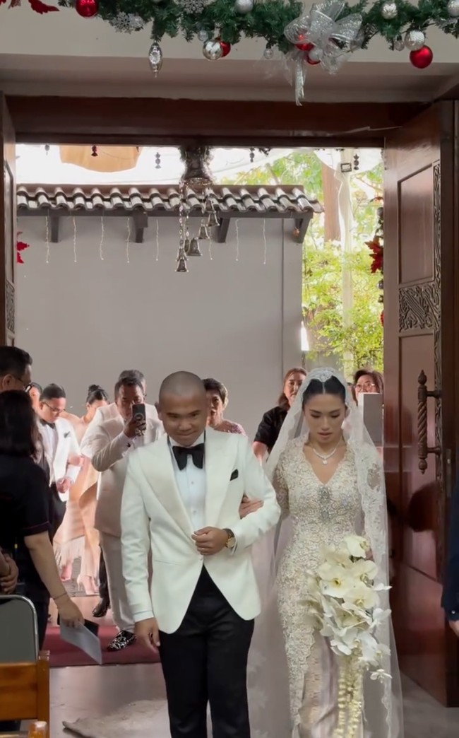 8 Foto Pernikahan Frank Hutapea Anak Hotman Paris, Digelar Sederhana