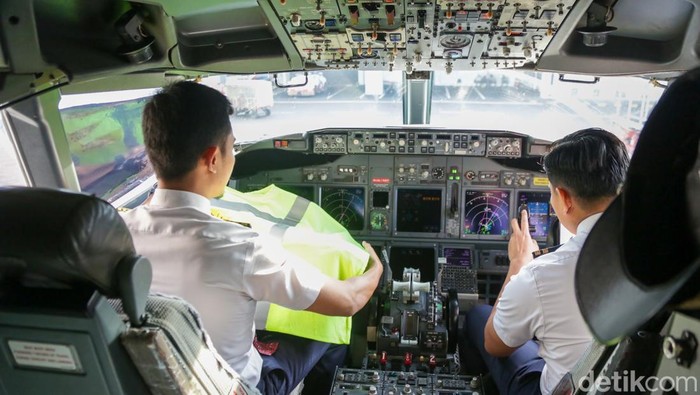 Mengintip Jeroan Kokpit Pesawat Lion Air, Penasaran?