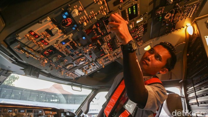 Mengintip Jeroan Kokpit Pesawat Lion Air, Penasaran?