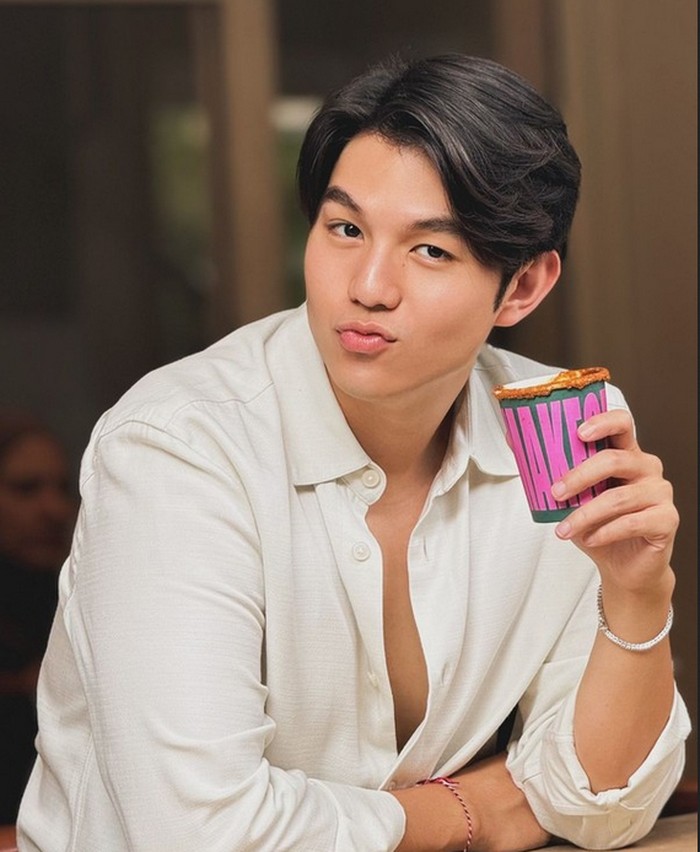 10 Gaya Jonathan Alden dan Brisia Jodie Saat Cicip Berbagai Makanan