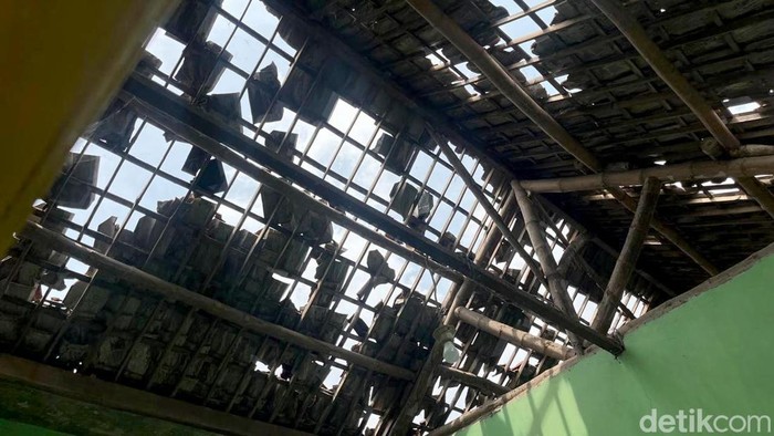 Ledakan Hancurkan Rumah di Mojokerto