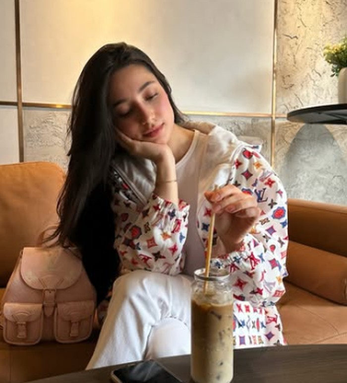 Ameera Khan Berburu Es Krim dari Australia hingga Inggris