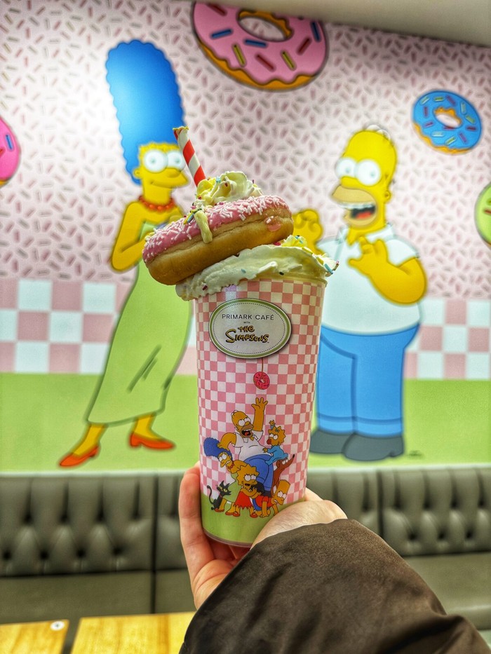 Di Kafe Tema 'The Simpsons' Ada Menu Donat Favorit Homer