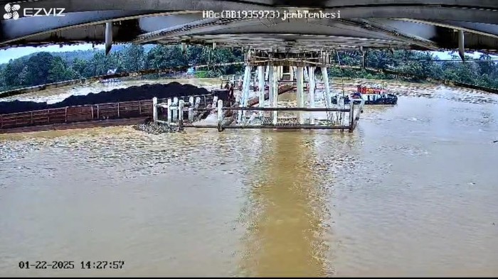Lagi, Tiang Jembatan Tembesi Dihantam Tongkang Batu Bara Lagi, Tiang Jembatan Tembesi Dihantam Tongkang Batu Bara