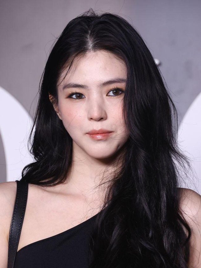 8 Adu Gaya Syahrini dan Luna Maya saat Main Tenis