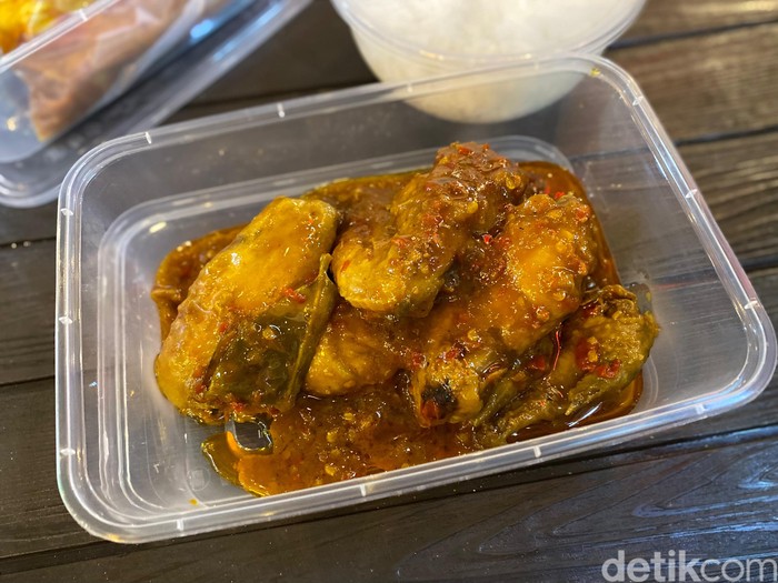 Ketagihan Lezatnya Ayam Renald Bumbu Pedas Manis
