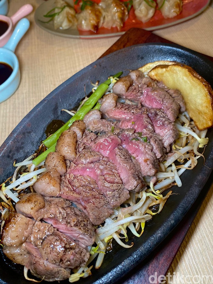 Oishii! Ichibo dan Toriniku Steak ala Jepang dengan 5 Saus