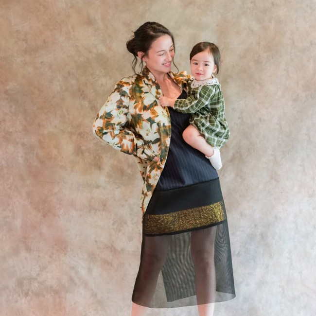 7 Foto Bastian Steel Dandan Jadi Cewek Cantik, Pose Mesra Bak Pacar El Rumi