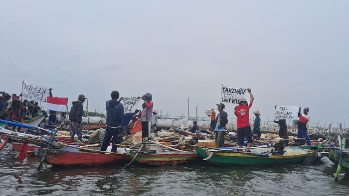 Penampakan Pagar Laut Bekasi 581 Hektare!