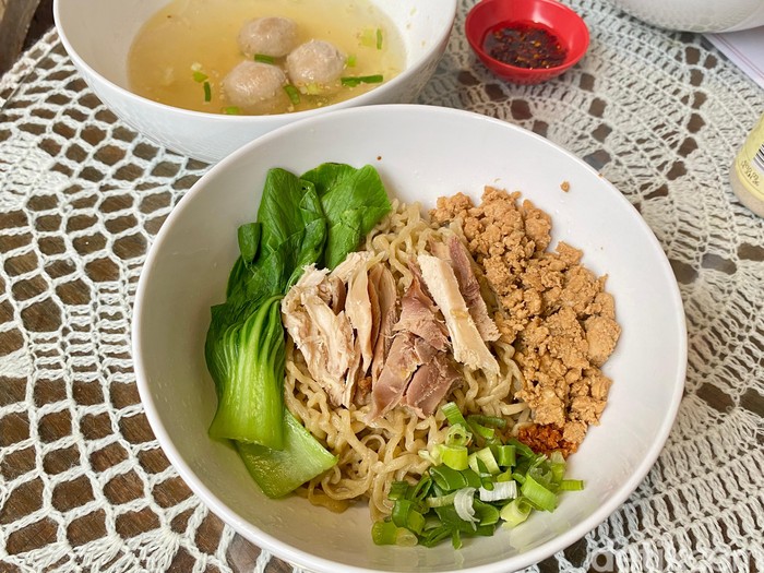 Mulur Gurih Bakmi Ayam Halal di Depok yang 'Ngumpet' di Perumahan
