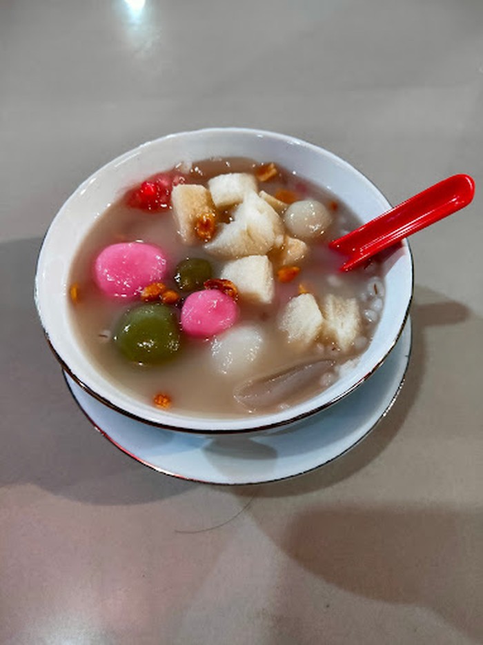 20 Wedang Sekoteng Buat Hangatkan Tubuh Ada di Sini