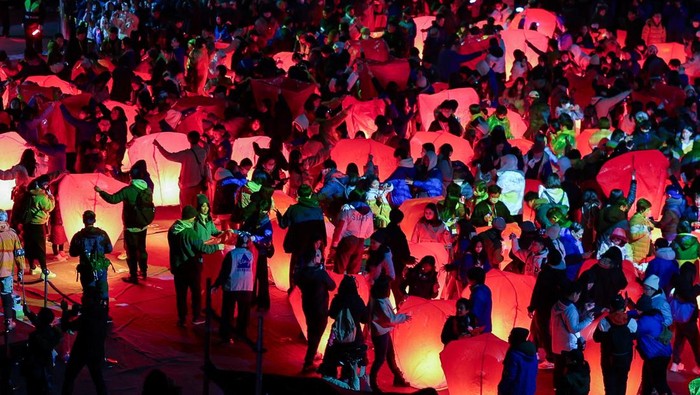 Saat Ratusan Lampion Terangi Langit Taiwan Rayakan Tahun Ular
