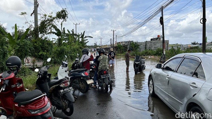 Jalan Poros Moncongloe Maros Arah Nipa-nipa Makassar Terputus Imbas Banjir Jalan Poros Moncongloe Maros Arah Nipa-nipa Makassar Terputus Imbas Banjir