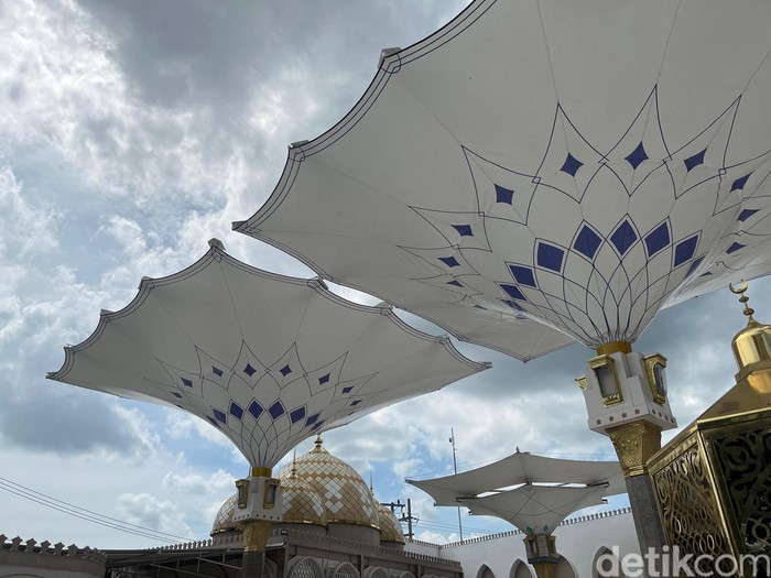 Masjid Ar Rahman di Blitar yang Nyaman, Serasa Sholat di Masjid Nabawi
