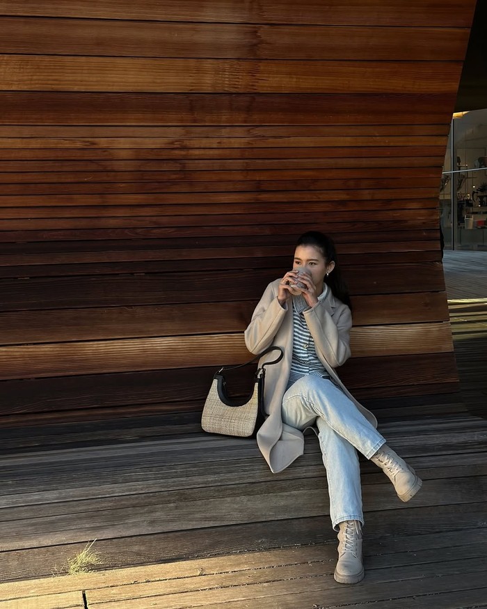 Cantiknya Sarah Menzel Saat Cicip Matcha hingga Ngopi di Kafe Jaksel