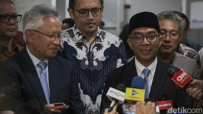 Potret Brian Yuliarto, Guru Besar ITB Pengganti Satryo Potret Brian Yuliarto, Guru Besar ITB Pengganti Satryo