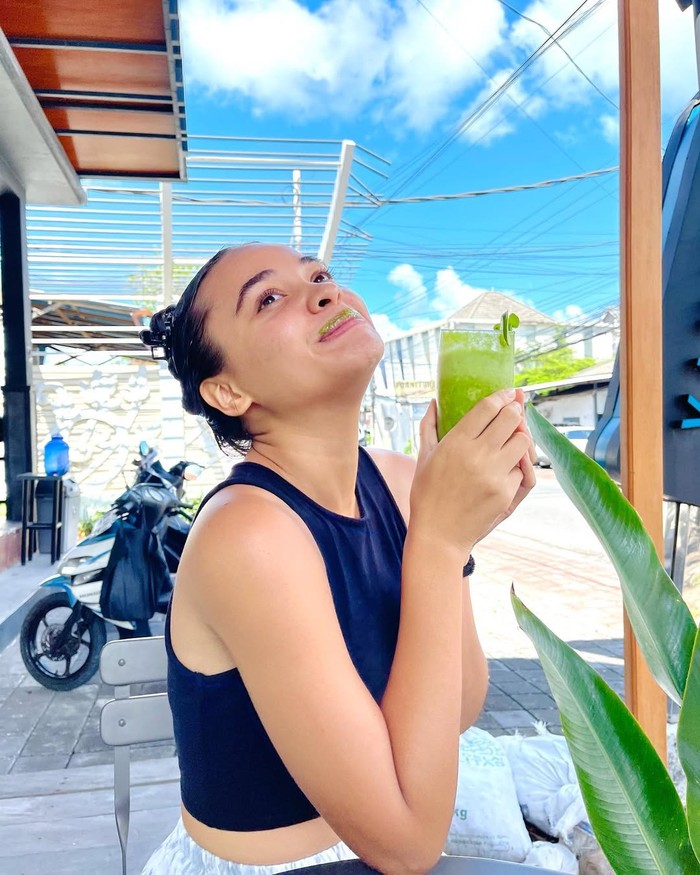 Aurora Ribero 'Komang' Doyan Banget Jus dan Pizza