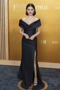 Selena Gomez Tampil Bak Snow White di SAG Awards 2025, Bergaya Hollywood Glam