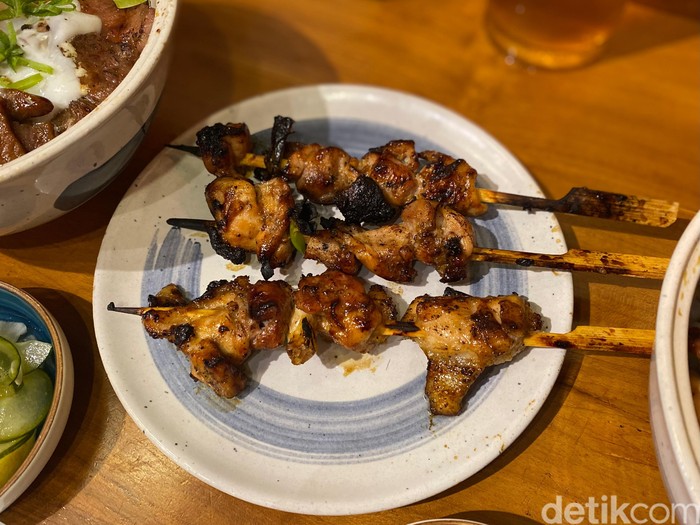 Gurih Umami! Nikudon Karubi di Restoran Suasana Ghibli