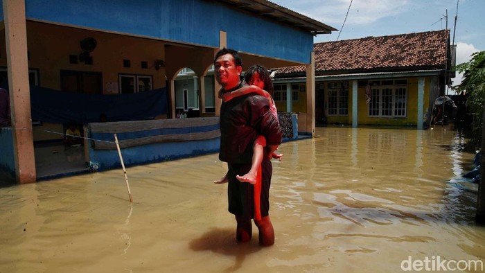 Penampakan Banjir Rendam Kampung Gabus Rawa Bekasi