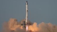 Pesawat SpaceX Meledak di Luar Angkasa, Picu Hujan Puing di Karibia