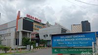 Masih Tutup, Begini Kondisi Mal Mega Bekasi Usai Kebanjiran