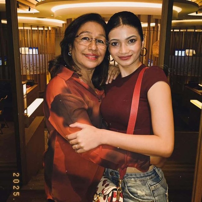 Dipanggil 'Istri' Oleh Cornelio Sunny, Foto Ratu Sofya Akrab Dengan 'Mertua'