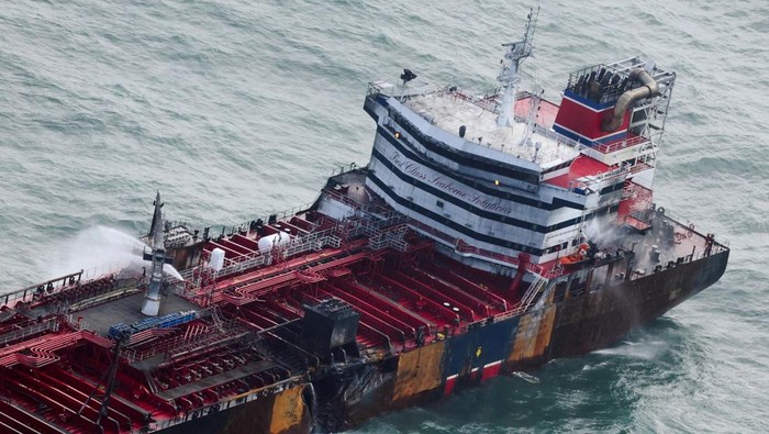 Kondisi Kapal Tanker Stena Immaculate usai Bertabrakan dan Terbakar