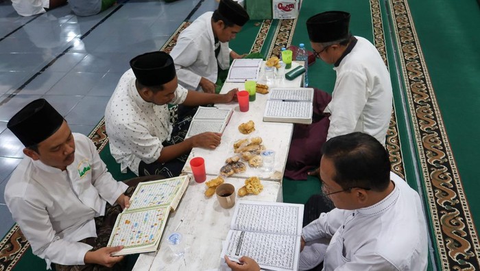 Berita Terkini : Bikin Adem, Warga Binaan Lapas Banyuwangi Tadarus Al ... Berita Terkini : Bikin Adem, Warga Binaan Lapas Banyuwangi Tadarus Al ...