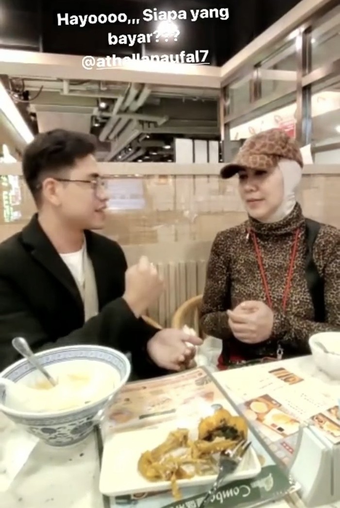 Seru! Venna Melinda Makan Bareng Fuji dan Verrel Bramasta