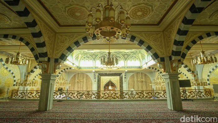 Wah.. Ada Masjid Mewah di SPBU Kalimalang Bekasi