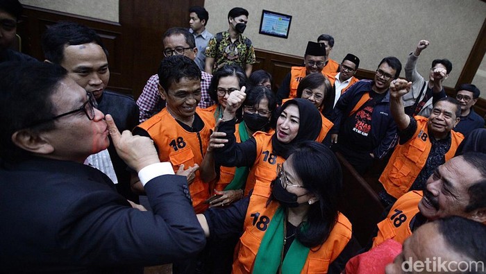 Bacakan Eksepsi, Hasto Minta Dibebaskan