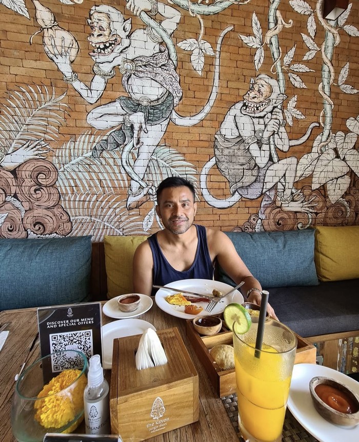 Judika Kompak Kulineran Bareng Istri, Ini Potret Manisnya