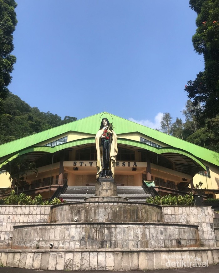 Menyejukkan Hati ke Lembah Karmel Cikanyere di Bogor